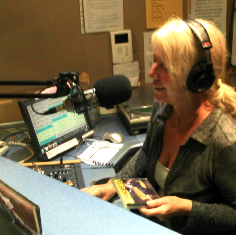 this German music show presented by Isolde - featuring German Songs ...